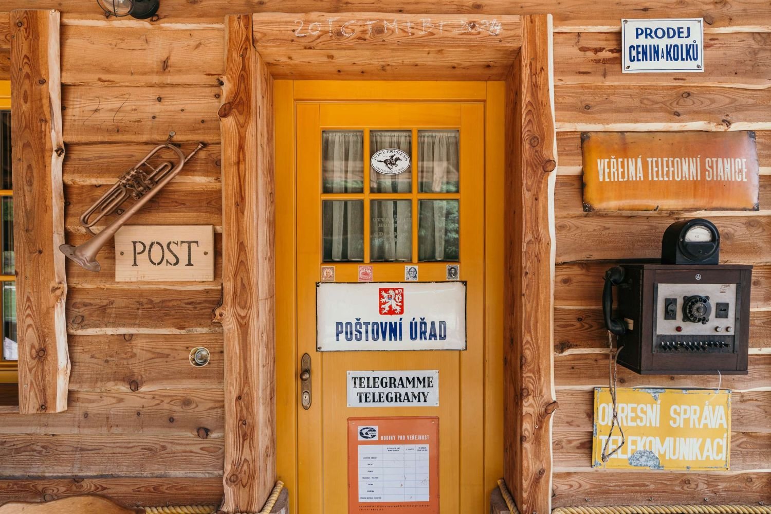 POŠTÁR DOLE | RANCH 13